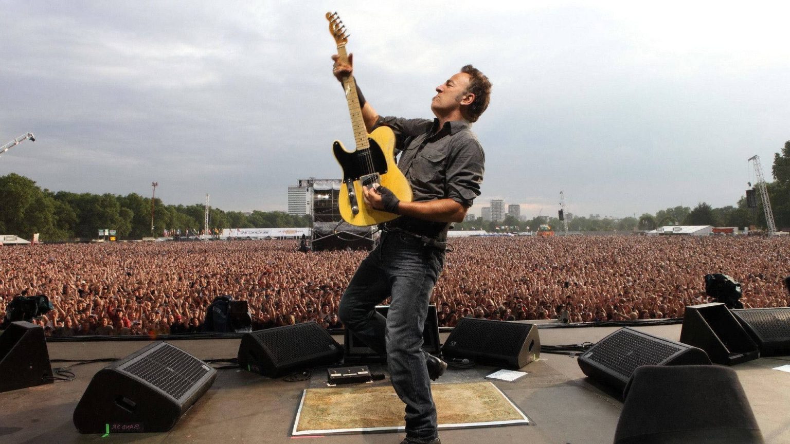 10 Best Bruce Springsteen Songs of All Time - Singersroom.com